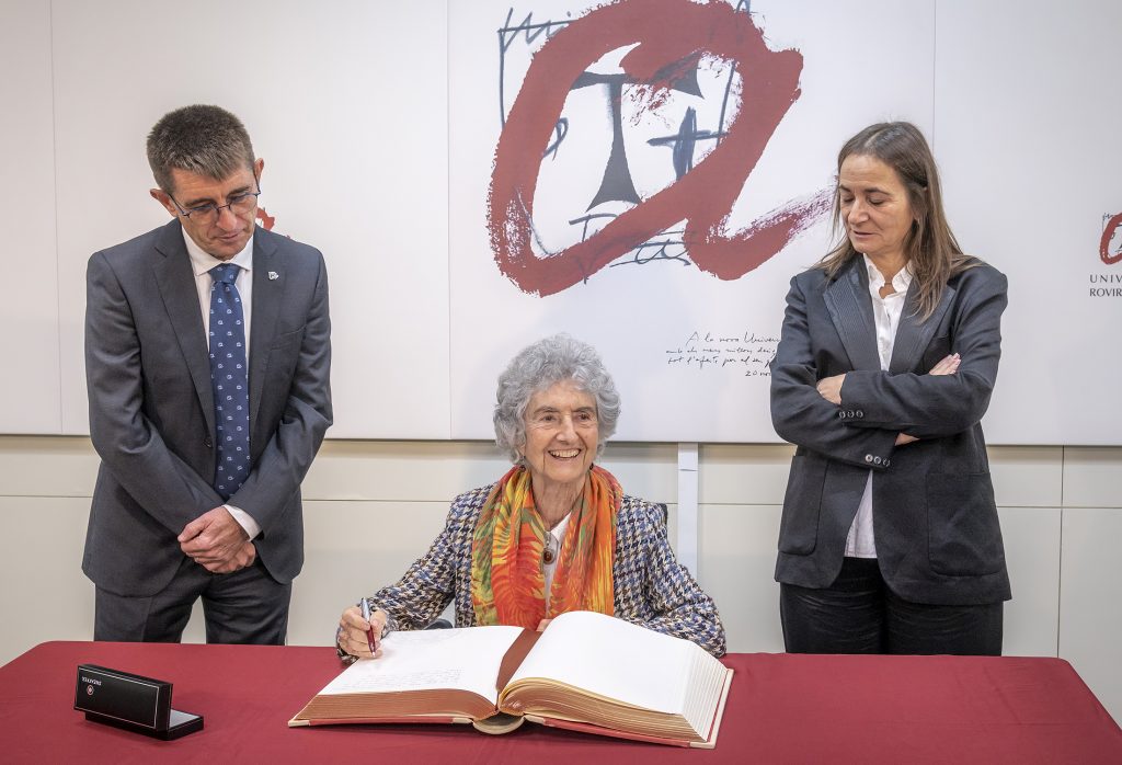 Lourdes Beneria, pionera de la economía feminista, es doctora honoris ...