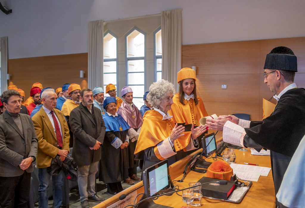 Lourdes Beneria, pionera de la economía feminista, es doctora honoris causa de la URV - URV Activ@
