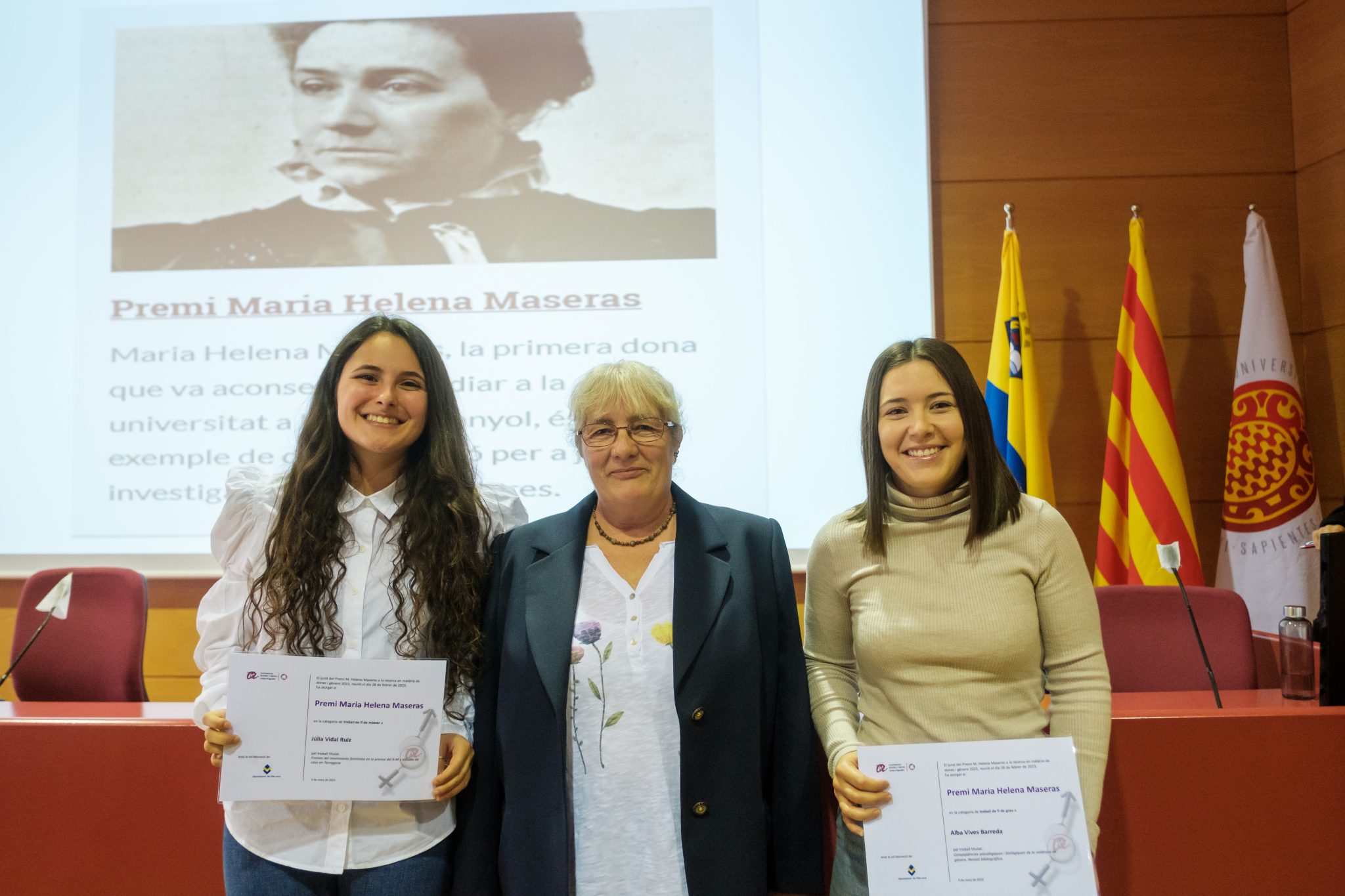 Les estudiants Alba Vives, Júlia Vidal i Esther Gutierrez, guanyadores ...